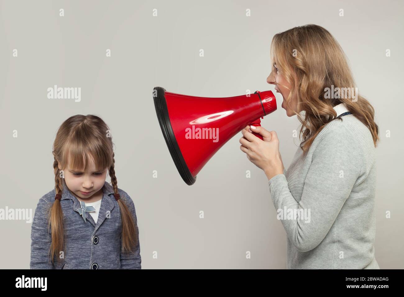 Child scared parent hi-res stock photography and images - Alamy