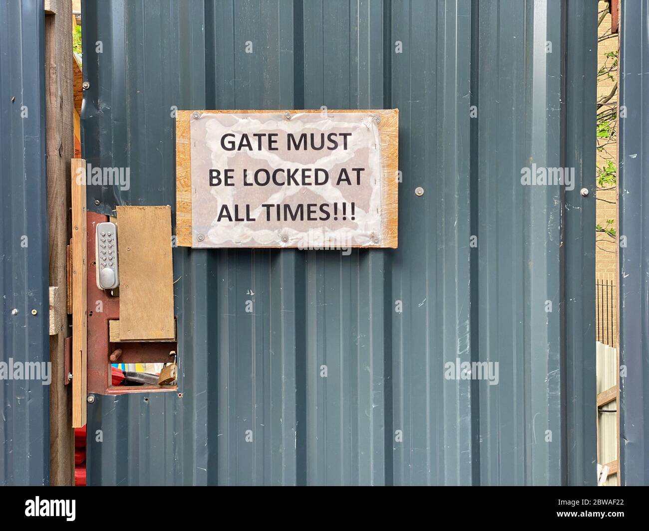 Workers entrance gate construction site hi-res stock photography and ...