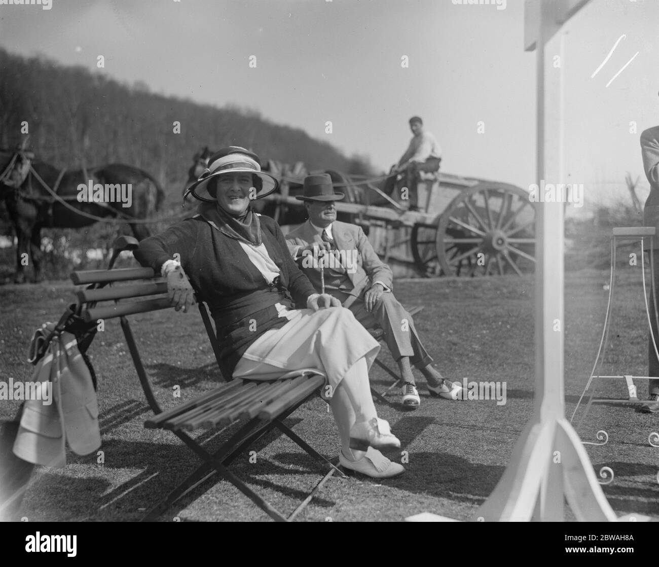 Golf club in woman Black and White Stock Photos & Images - Alamy