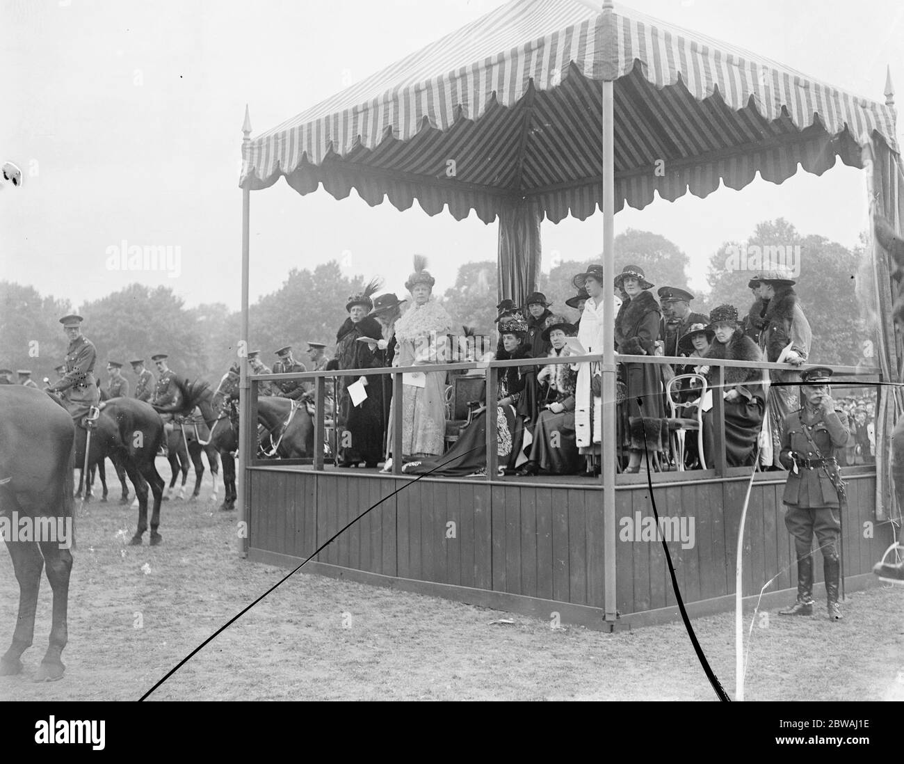 Trooping the Colour in Hyde Park ; The Queen ( Queen Mary ), Queen ...
