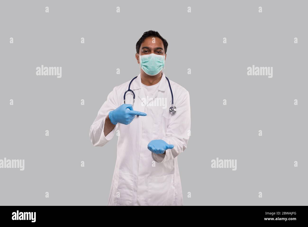 Indian medic man wearing hi-res stock photography and images - Alamy