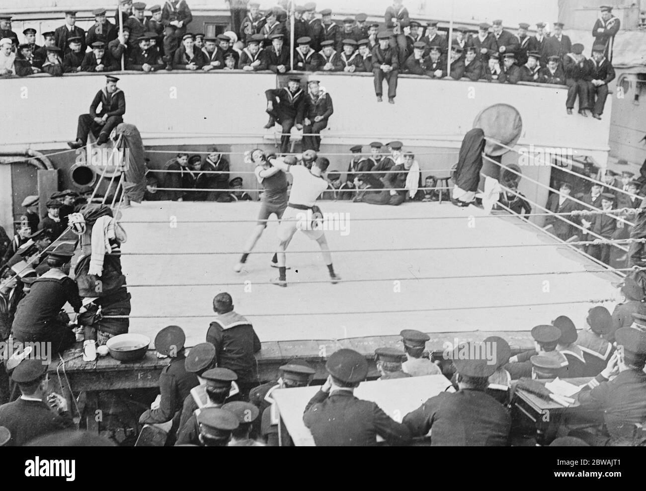 Boxing on ships hi-res stock photography and images - Alamy