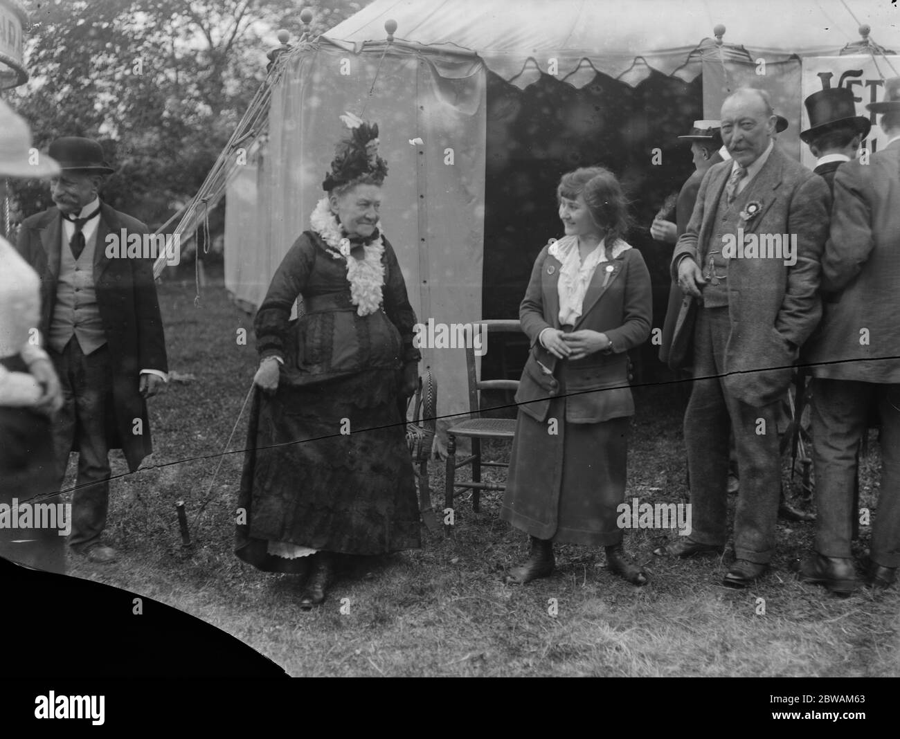 Variety Artist fete at Twickenham Mrs Gibbons Stock Photo - Alamy