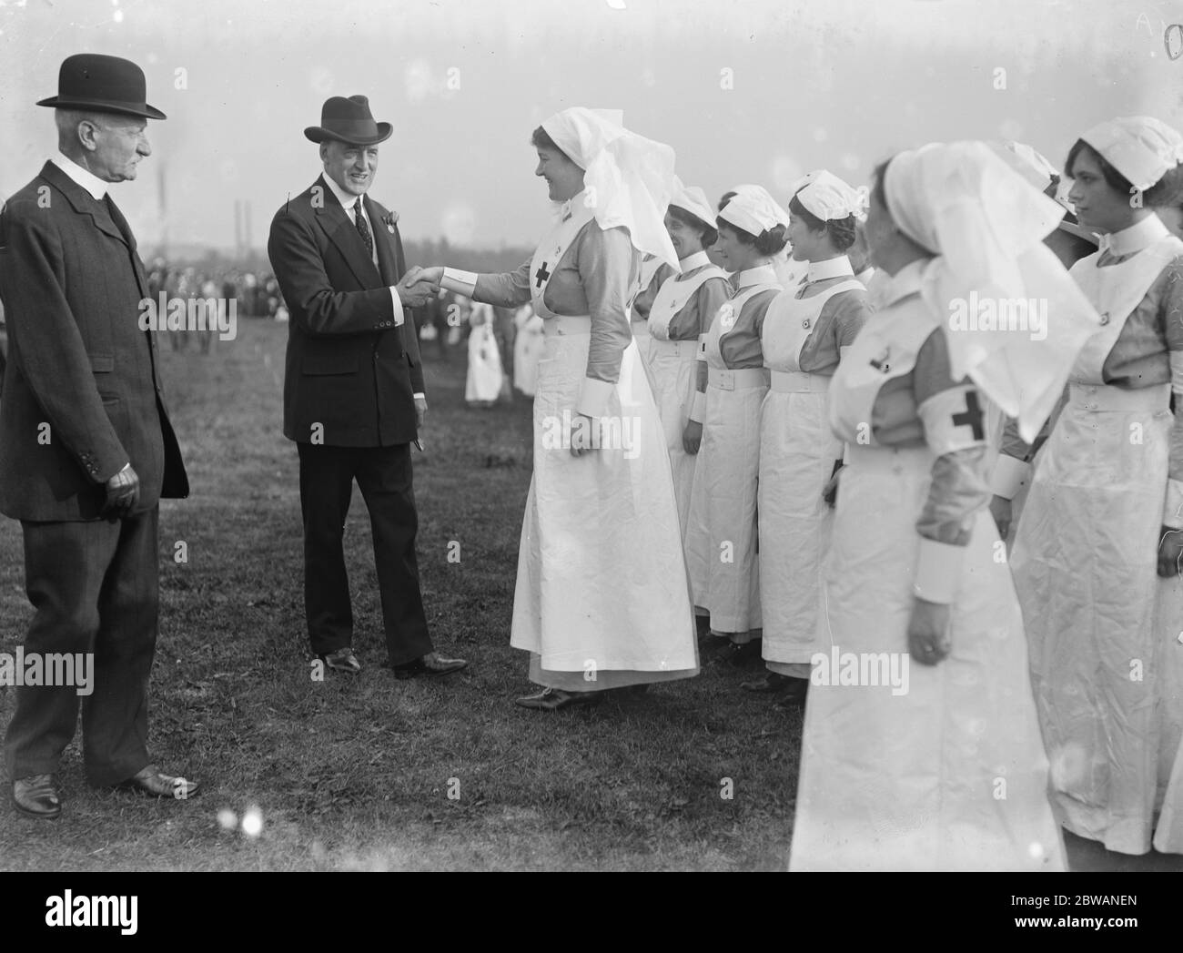 Red cross nurses hi-res stock photography and images - Alamy