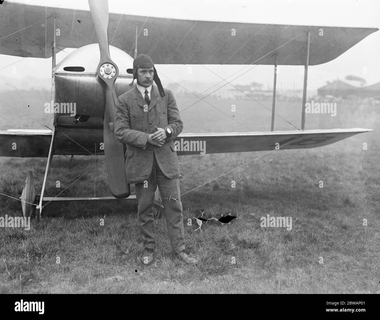 The aviator hi-res stock photography and images - Alamy