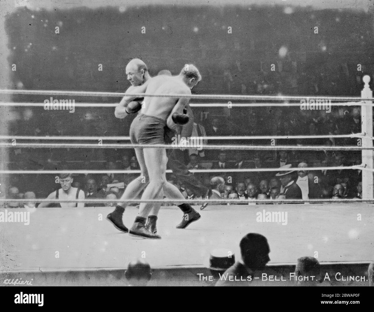 Bombardier Billy Wells versus Colin Bell . It was later determined that ...