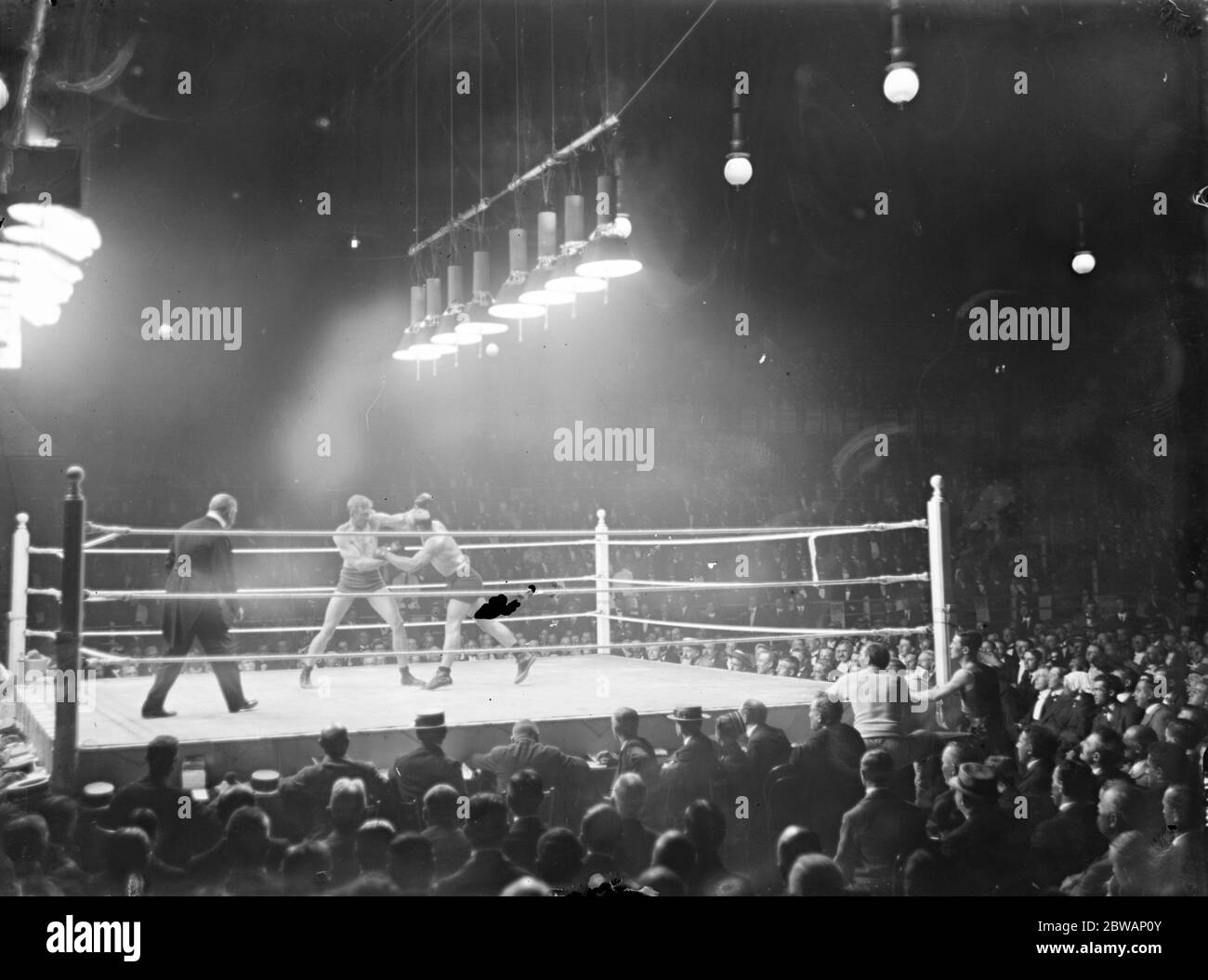 Bombardier Billy Wells versus Colin Bell . It was later determined that ...