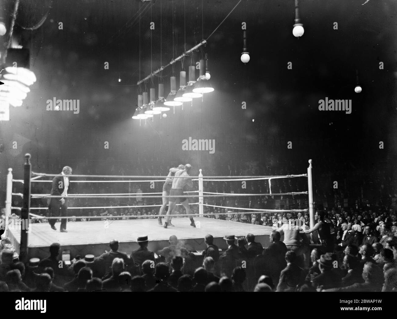 Bombardier Billy Wells versus Colin Bell . It was later determined that ...