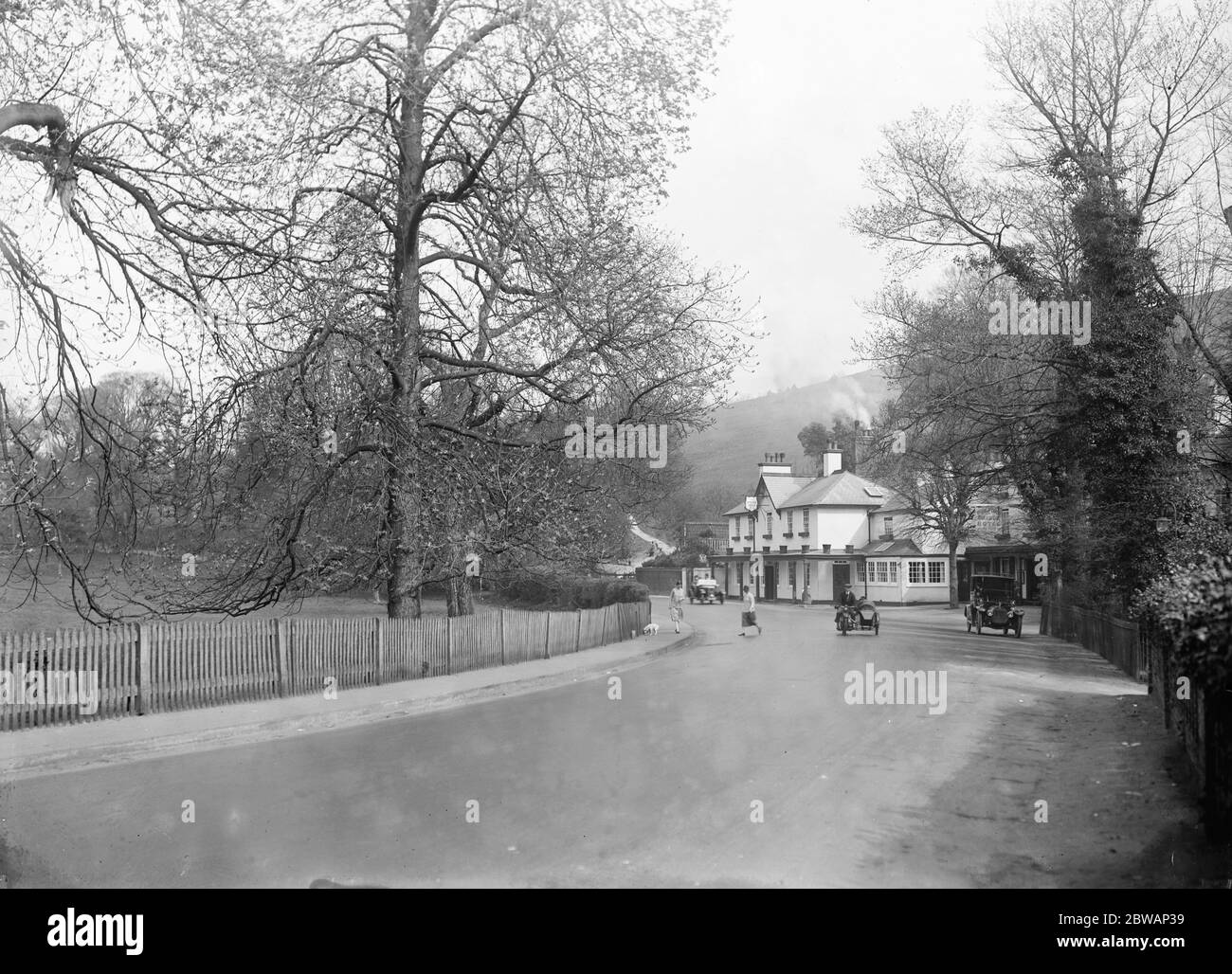 Burford bridge hi-res stock photography and images - Alamy