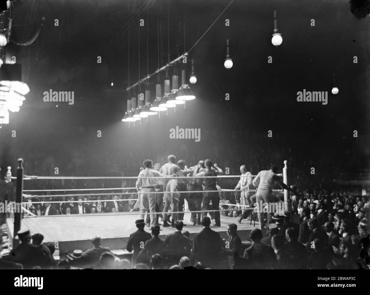 Boxing ring bell hi-res stock photography and images - Alamy