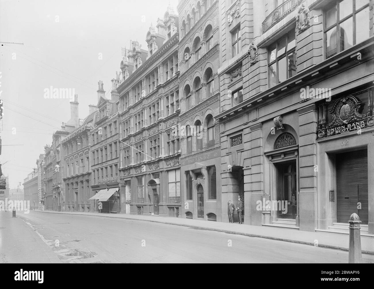 White lion court Black and White Stock Photos & Images - Alamy
