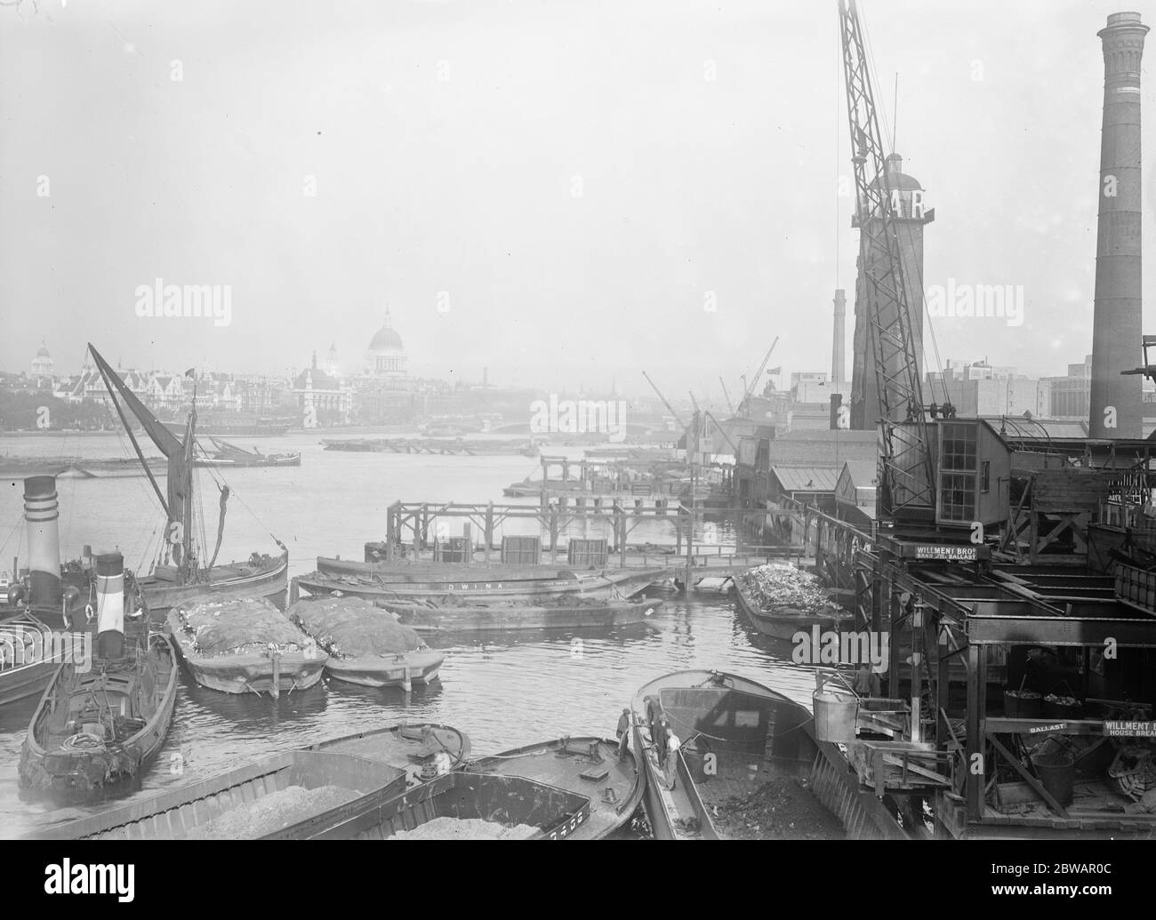 River Thames Historic Black And White High Resolution Stock Photography ...