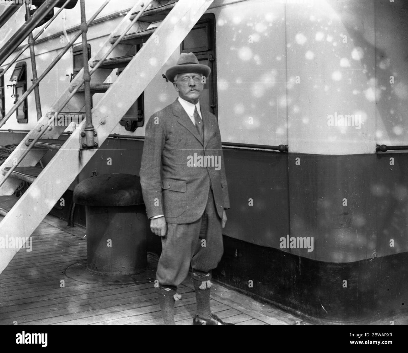 Howard carter egyptologist who Black and White Stock Photos & Images ...