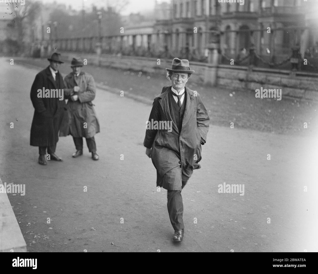 College professor 1920s hi-res stock photography and images - Alamy
