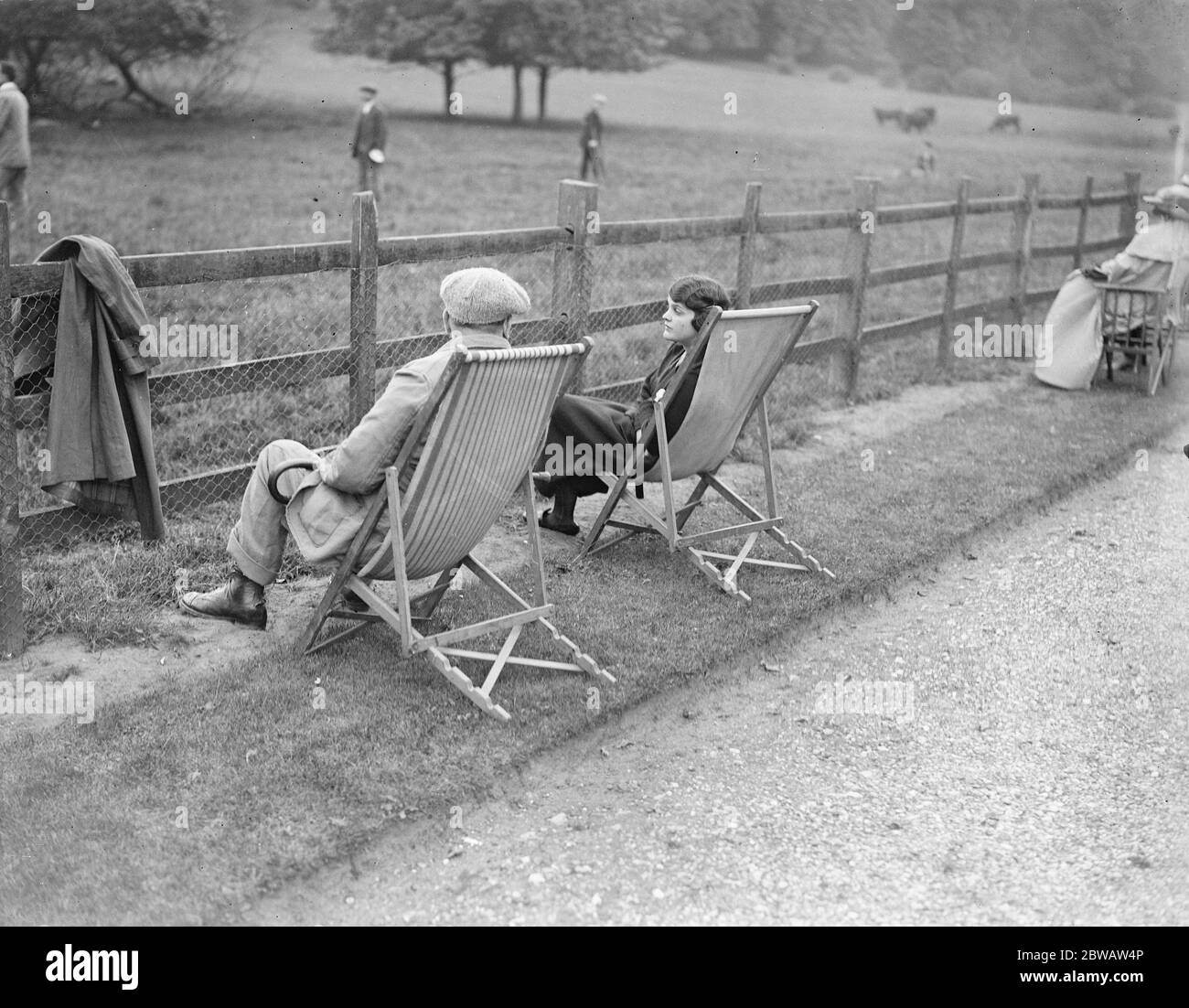 Lady Beatty at Reigate Priory . Entertaining soldiers still disabled ...