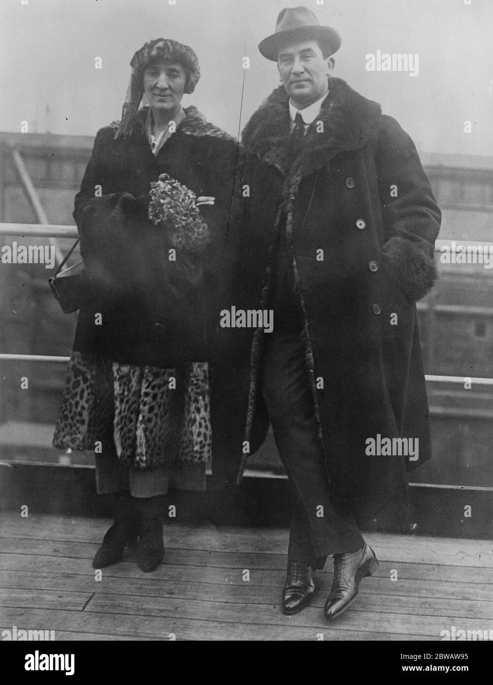 Mr and mrs albert coates hi-res stock photography and images - Alamy