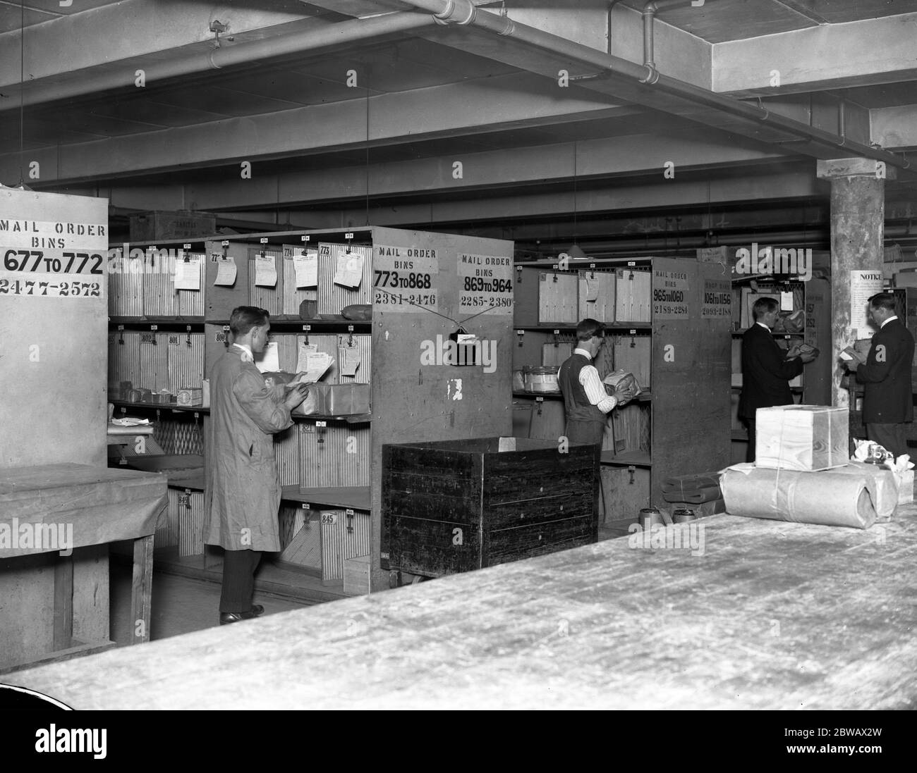 1920s department store workers hi-res stock photography and images - Alamy