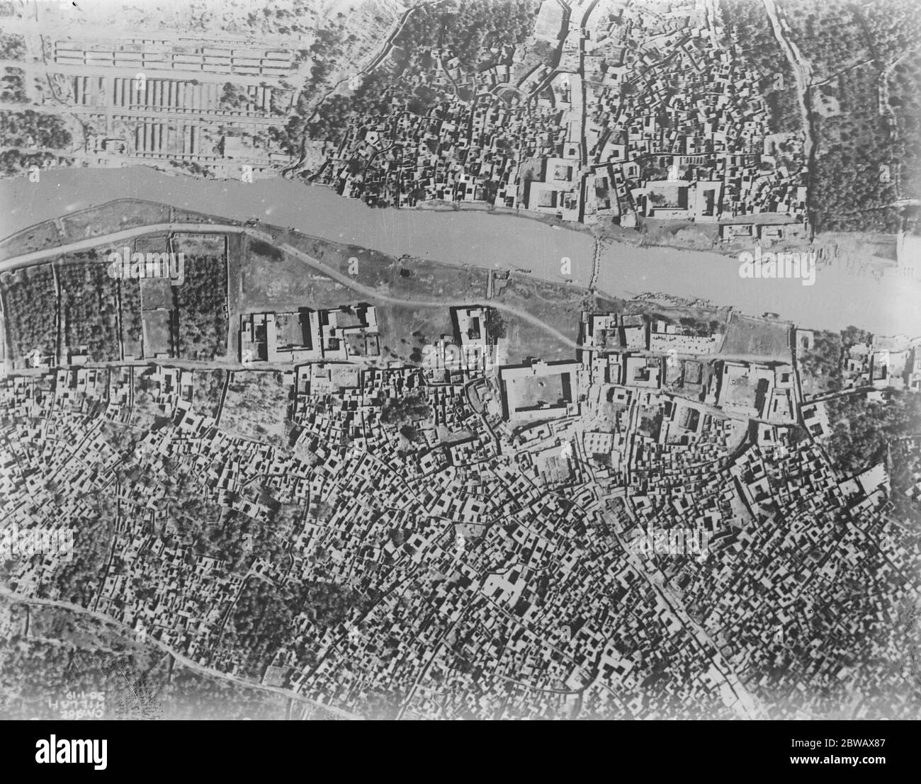 Take 30 1920 hi-res stock photography and images - Alamy