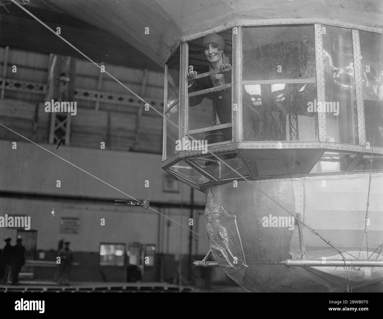 1920s women mechanic hi-res stock photography and images - Alamy