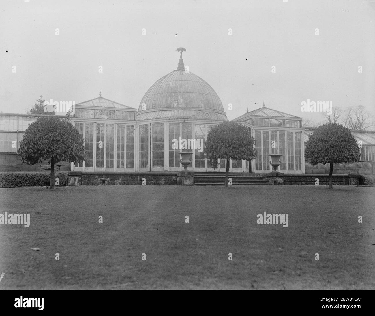 Conservatory home exterior Black and White Stock Photos & Images - Alamy