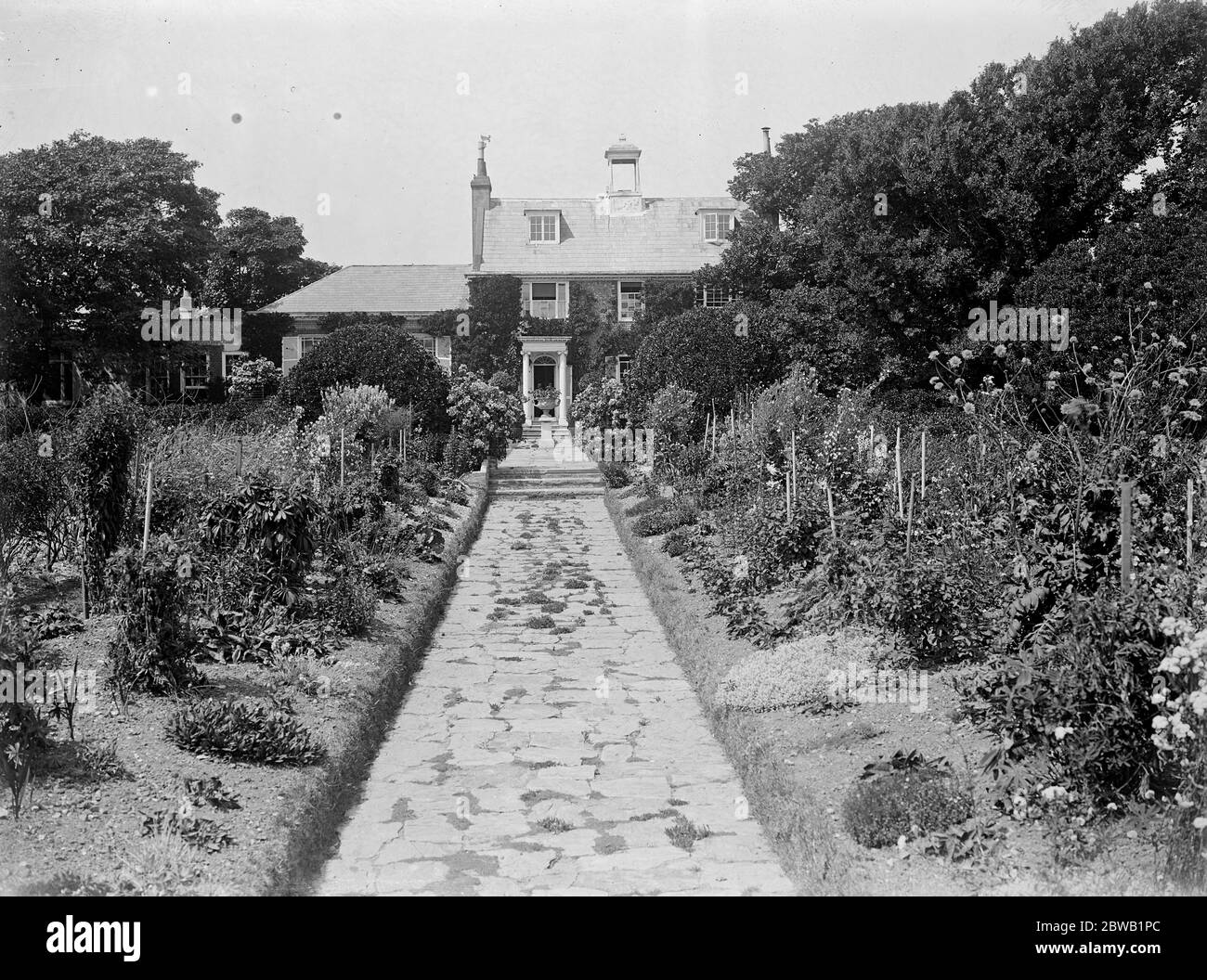 Sir Sidney Greville 's old world manor house at Hove . One of the ...
