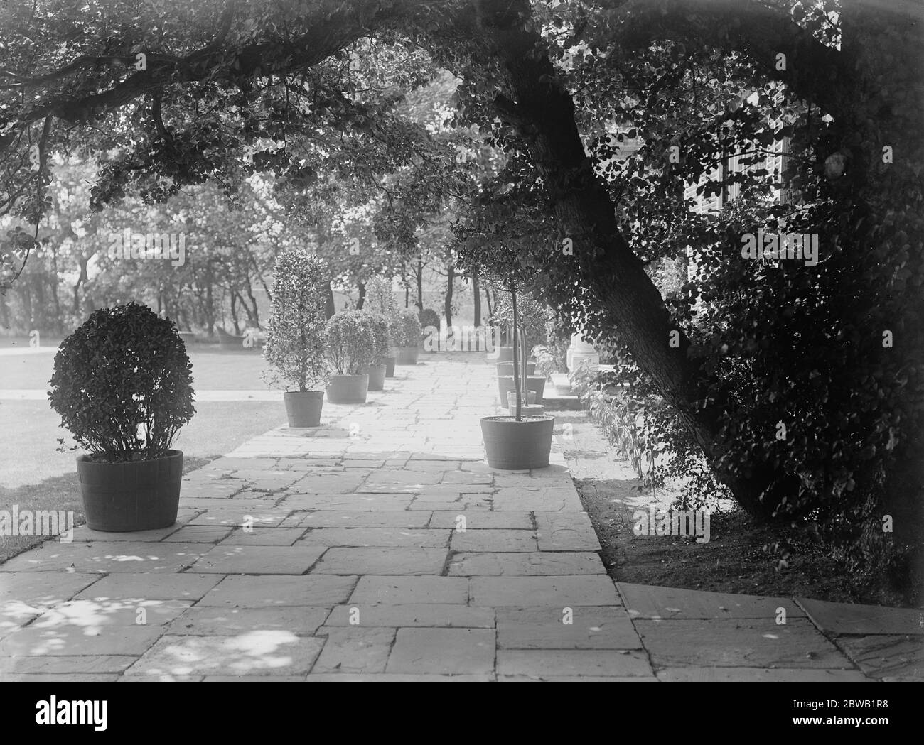 Sir Sidney Greville 's old world manor house at Hove . One of the ...