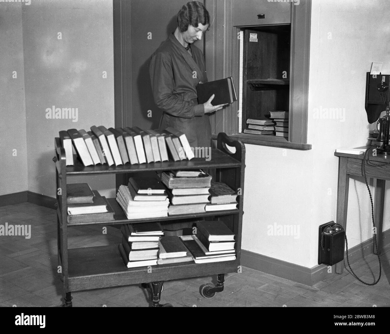 Historical home library hi-res stock photography and images - Alamy