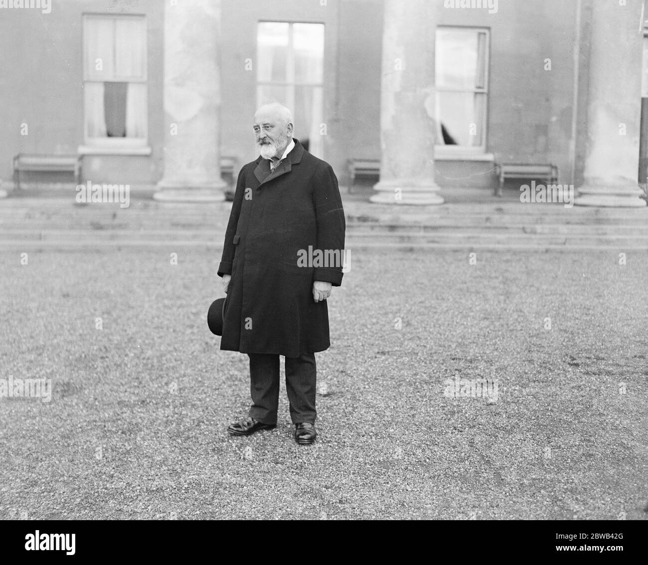 Irish Governor General ' s first speech to both houses at Dublin Mr T M ...