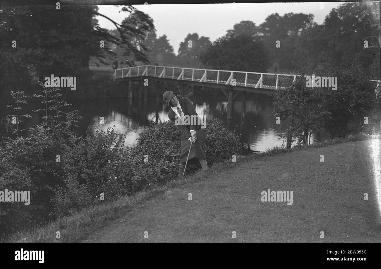 1930s action shot hi-res stock photography and images - Alamy