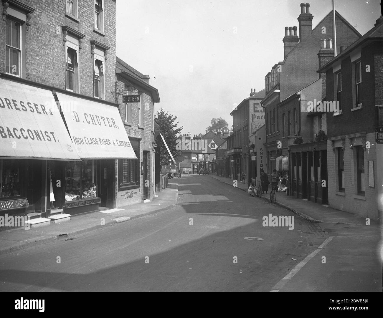 A view looking down the High Street, Bexley , Kent Stock Photo - Alamy