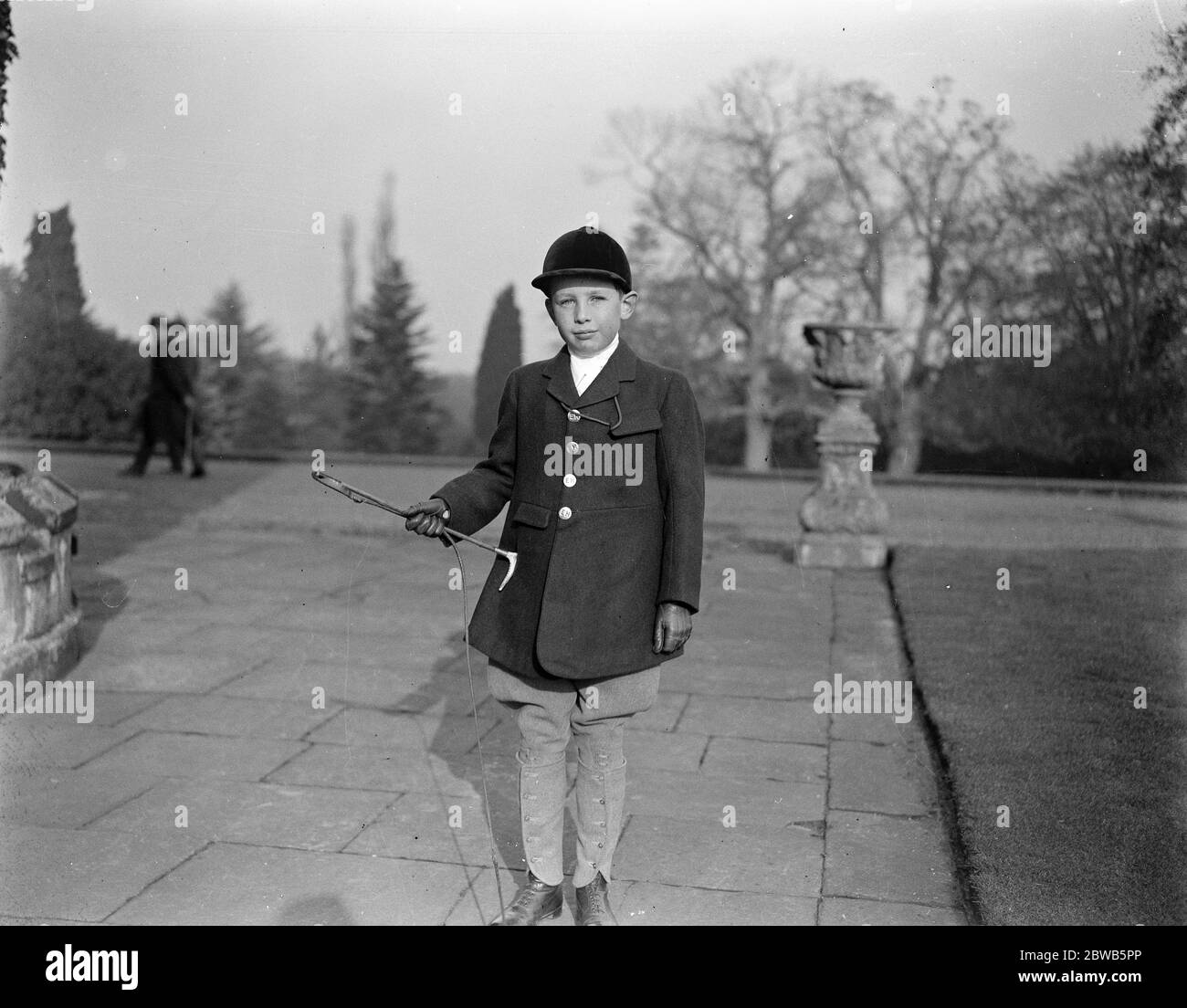 Opening meet of the Eridge hounds at Eridge Castle . Lord Roderic Pratt ...