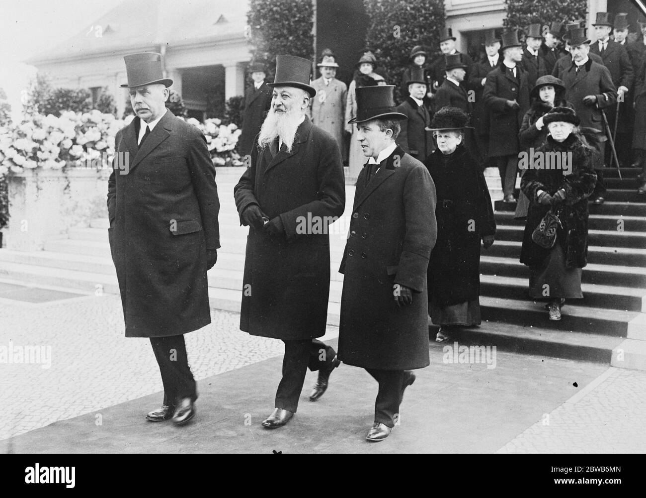 Funeral of Hugo Stinnes the German industrialist . Admiral von Tirpitz ...