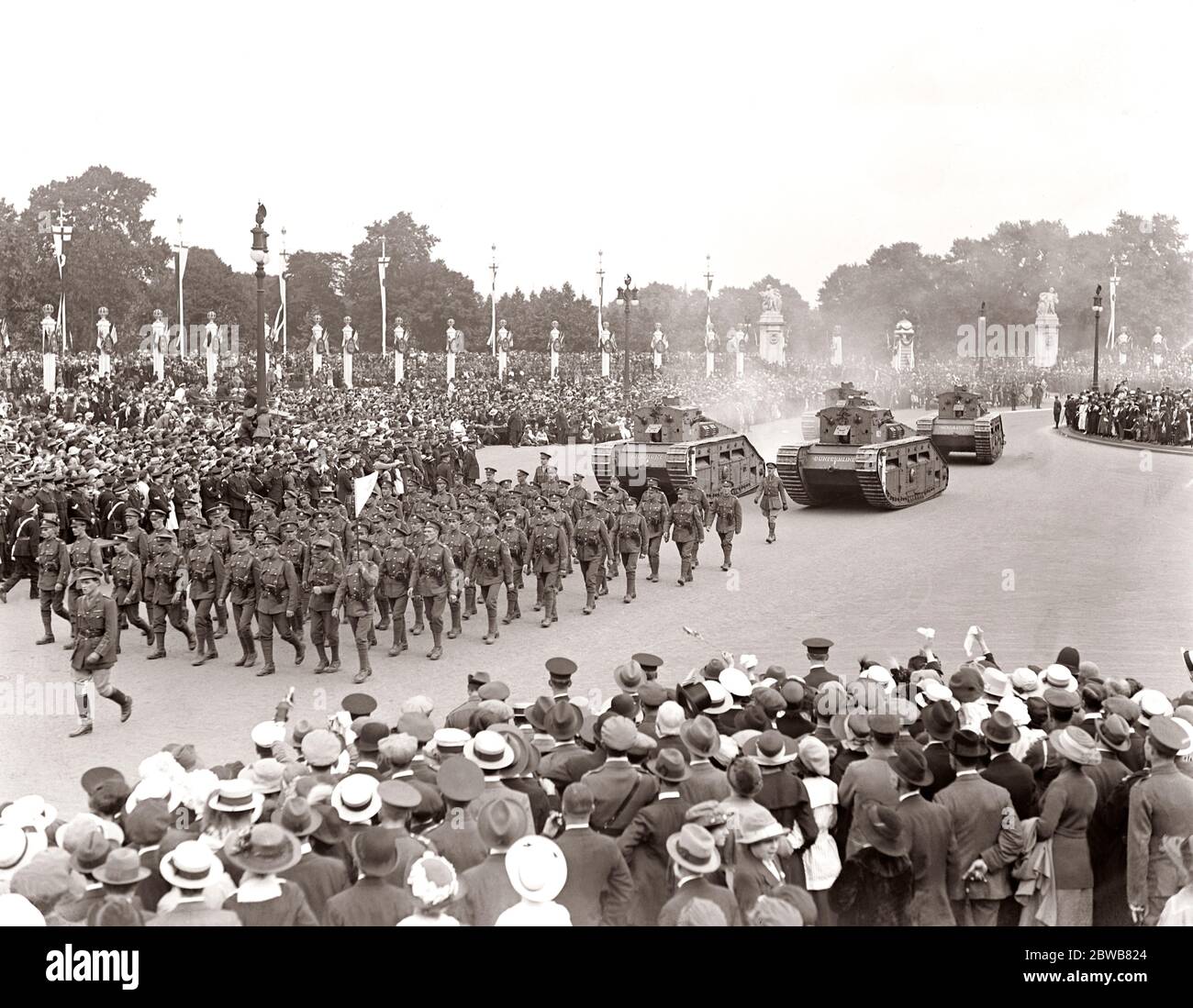 The great victory march in London . Tank Corps with their tanks pass ...