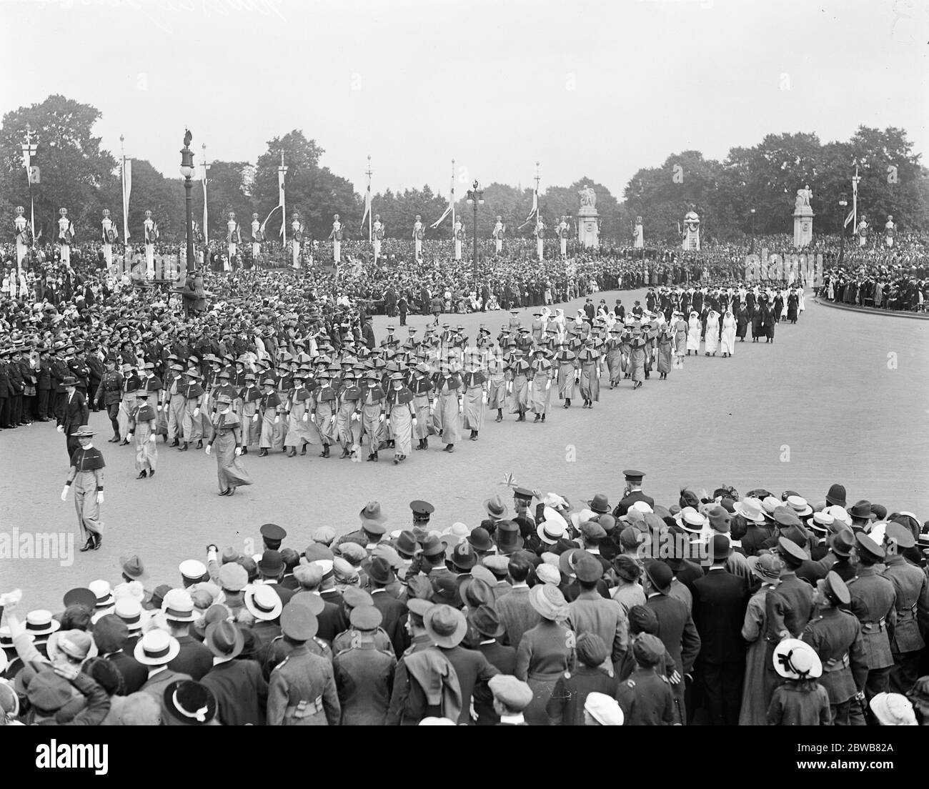 Victory march london Black and White Stock Photos & Images - Alamy