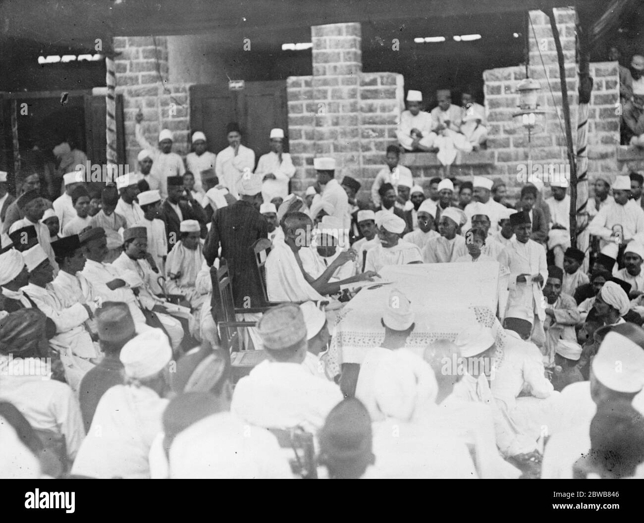 Gandhi addresses university students in Poona , India . Mr Gandhi ...