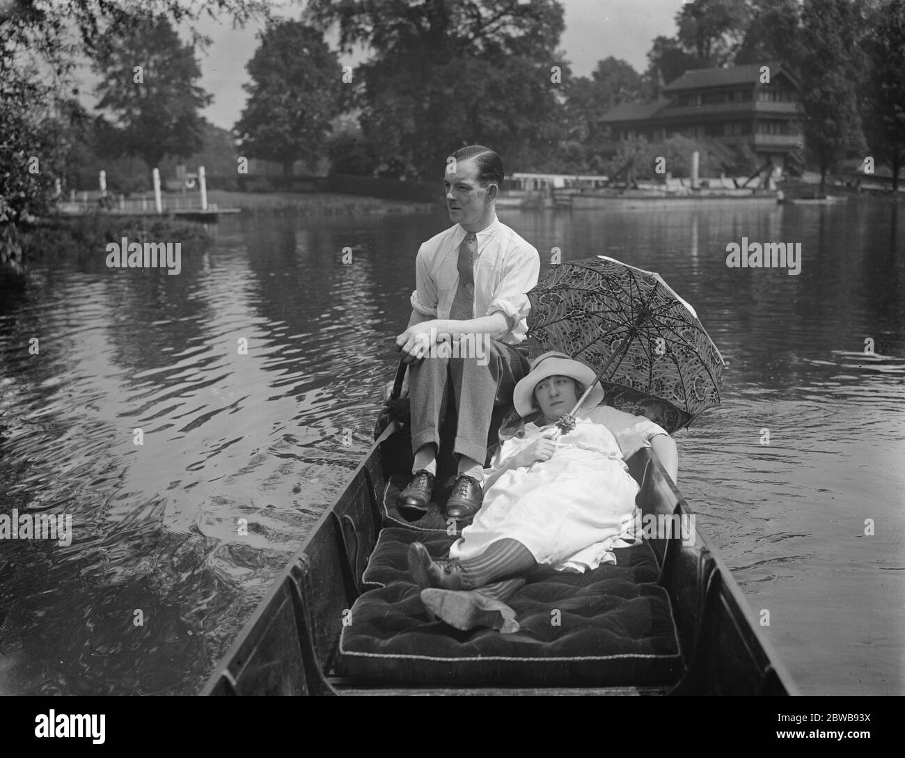 Heat wave scenes on the river 6 June 1925 Stock Photo - Alamy