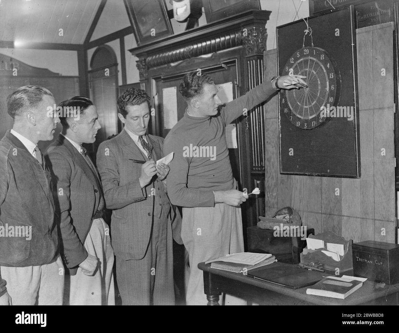 Football training 1930s hi-res stock photography and images - Alamy