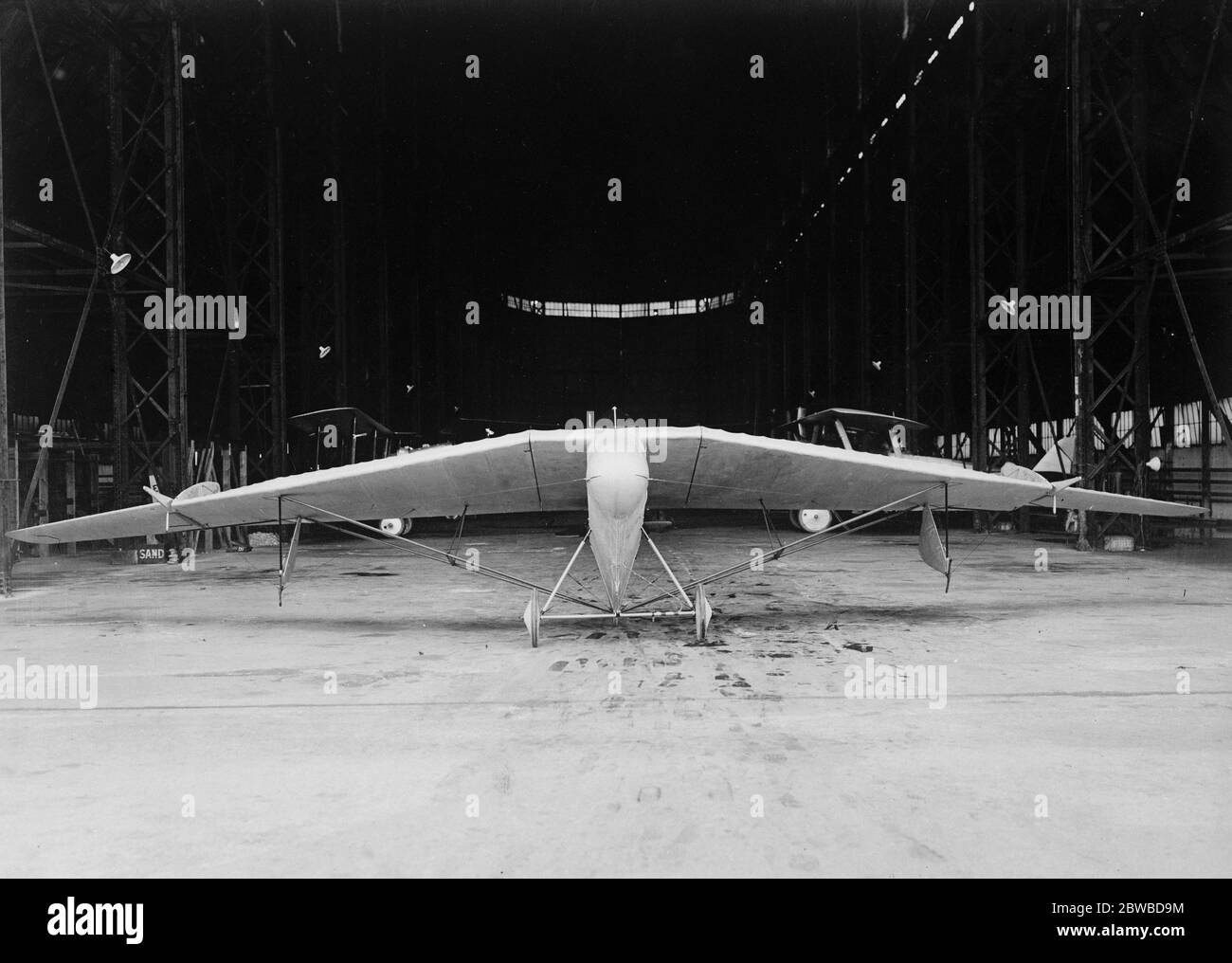 The tail less aeroplane , designed by Capt G T R Hill , MC . A rear ...
