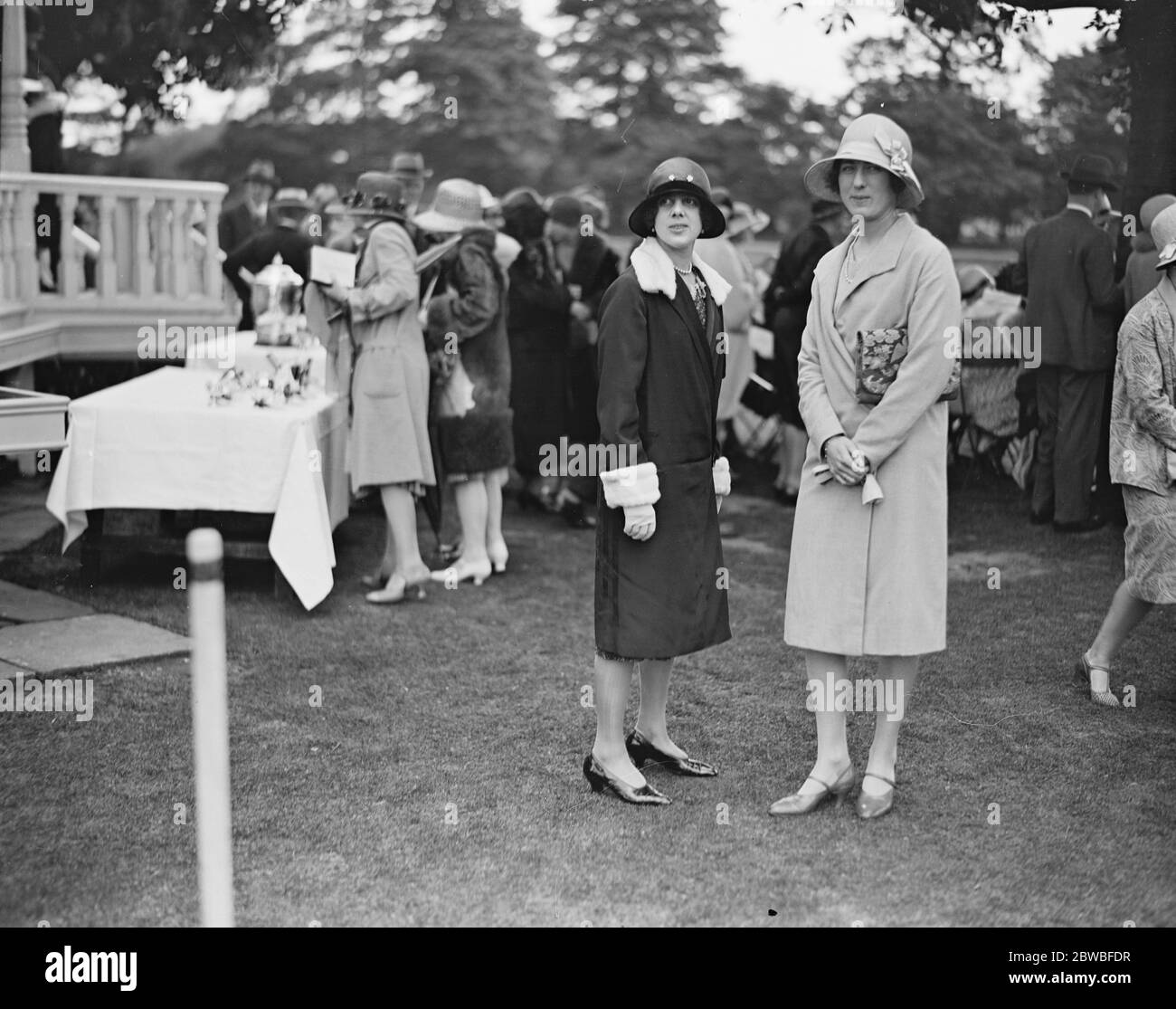 Women trophy sport historical hi-res stock photography and images - Alamy
