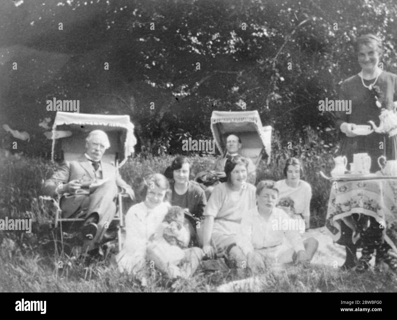 Double platform Black and White Stock Photos & Images - Alamy