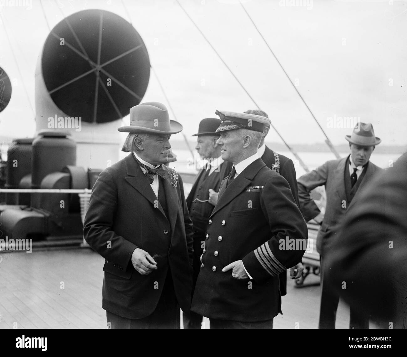 Captain rostron hi-res stock photography and images - Alamy