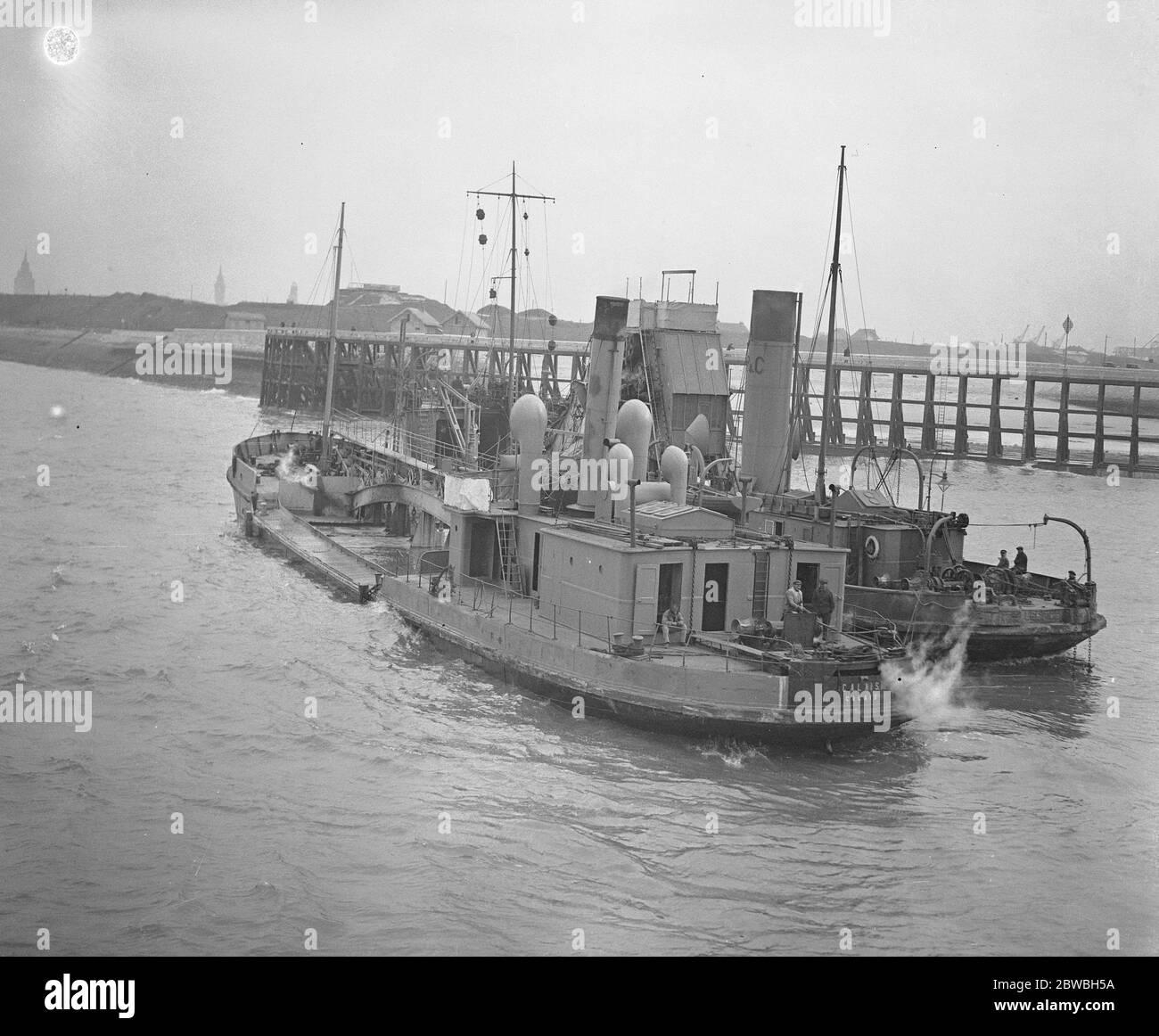 Dredgers hi-res stock photography and images - Alamy