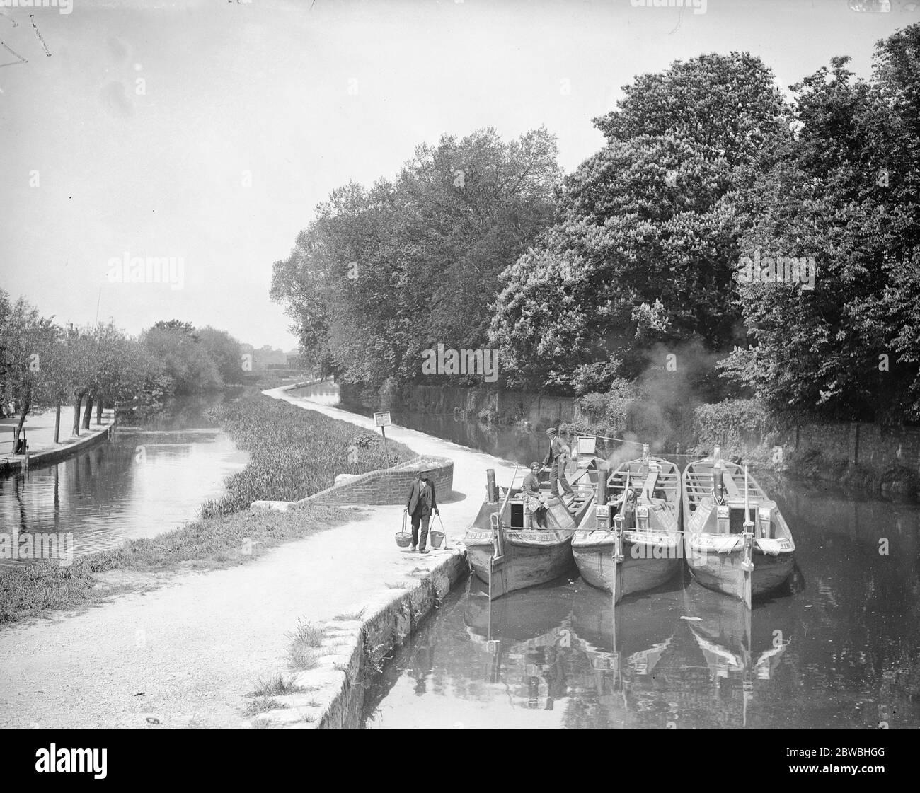 Bridge oxfordshire canal Black and White Stock Photos & Images - Alamy