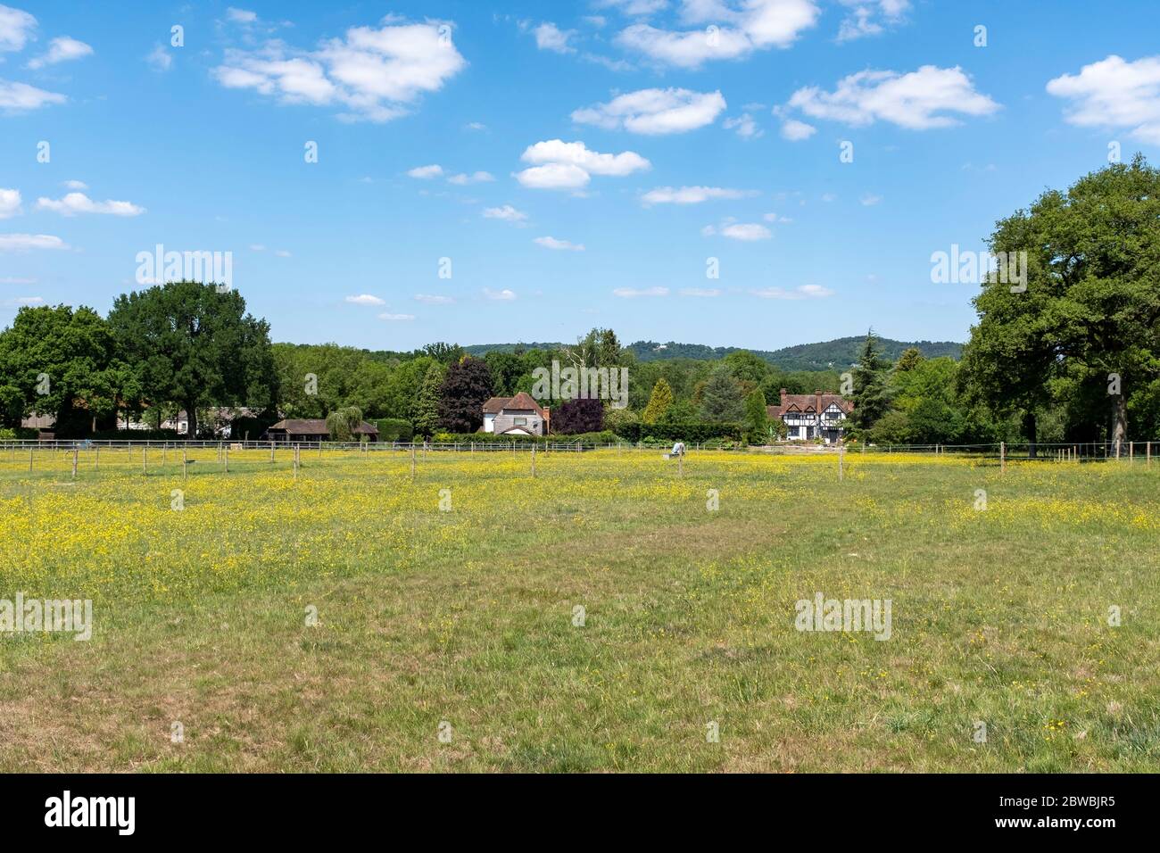Surrey farm buildings hi-res stock photography and images - Alamy