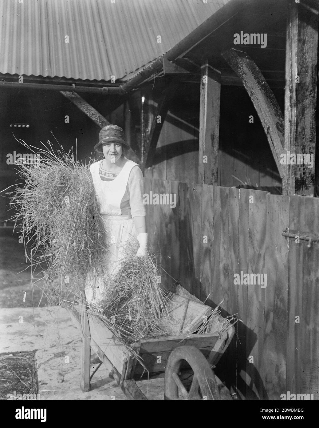 1920s farming women hi-res stock photography and images - Alamy