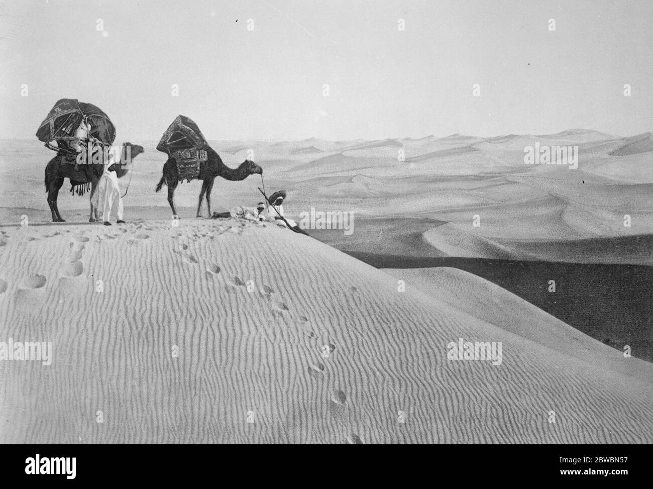 Sahara search for lost airship 's crew . A striking view in the great ...