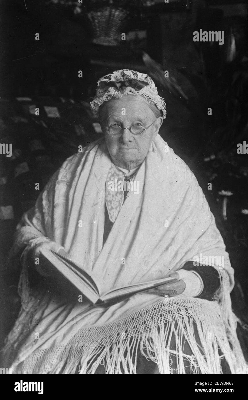 A Grand Old Lady of 101 The grand old lady of Hastings , Mrs Slade who ...