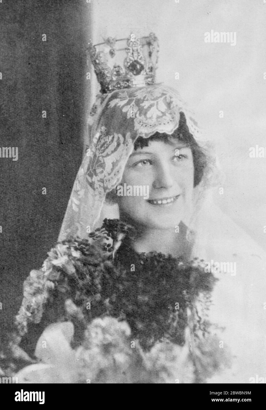 Swedens Society Bride of the Year Miss Gorel Elizabeth Hintfeldt , of ...