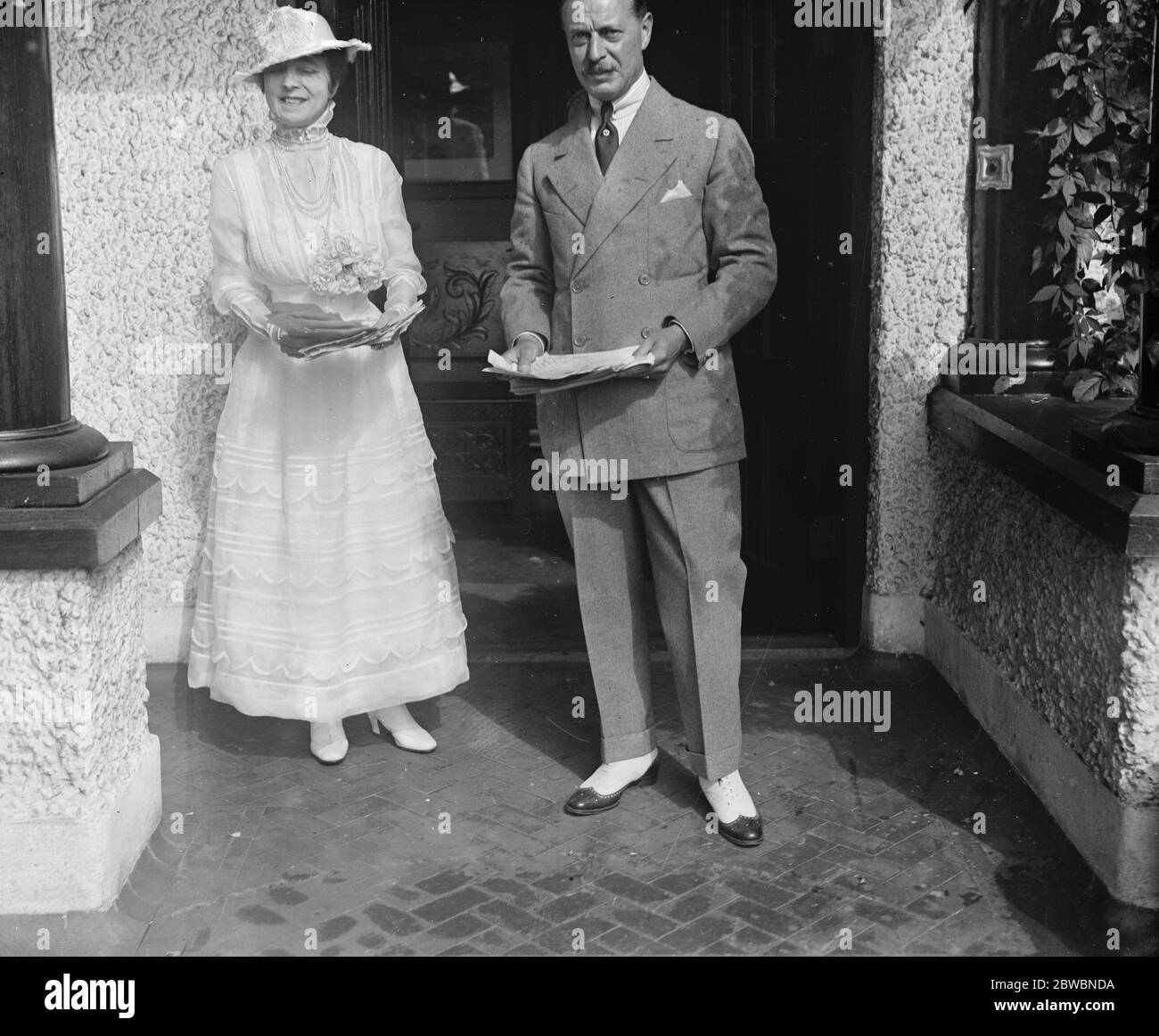 Mr and Mrs Walter De Frece ( Vesta Tilley ) celebrate their silver ...