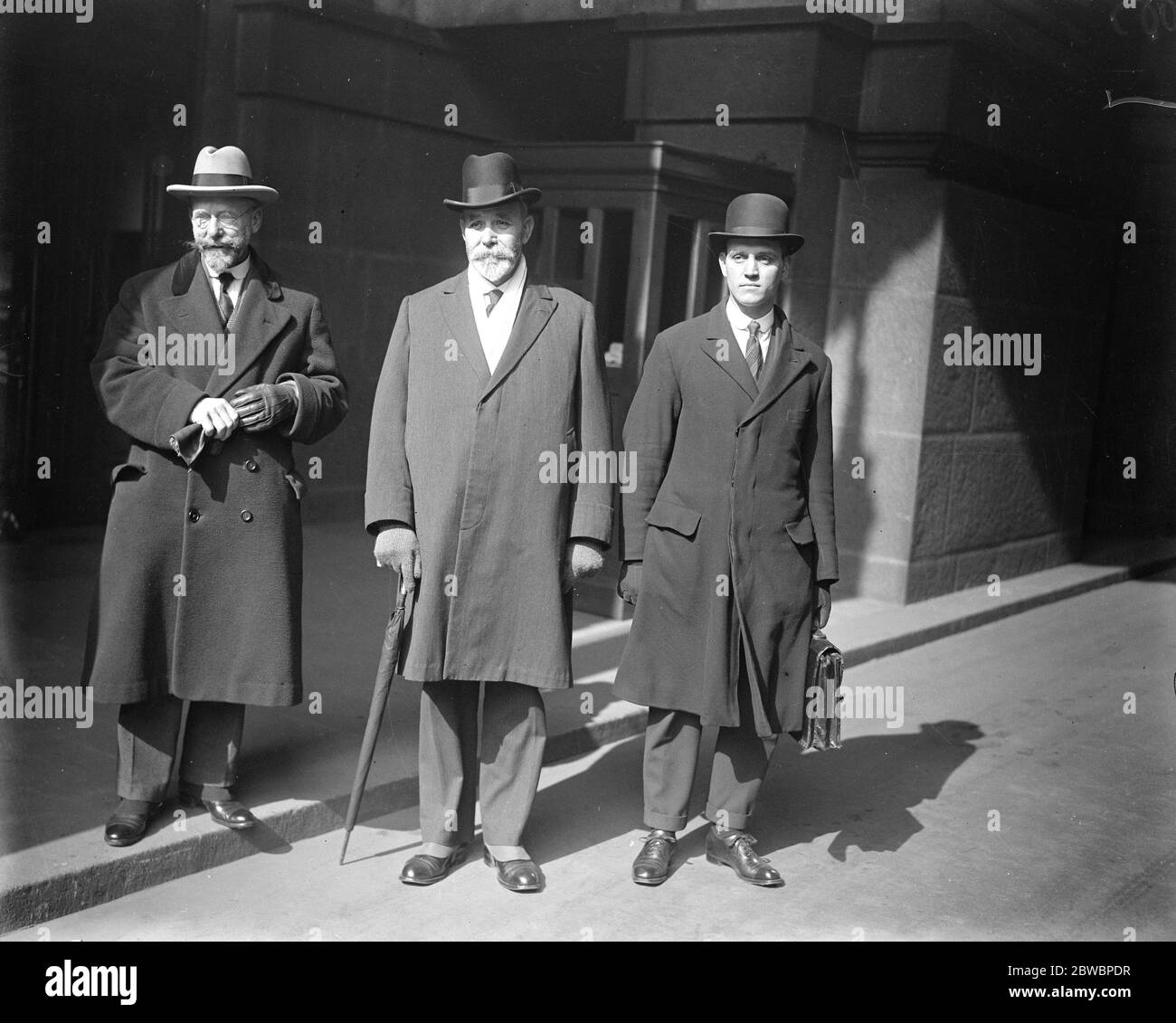 Tram and omnibus crisis . Latest attempts at settlement at the LCC ...